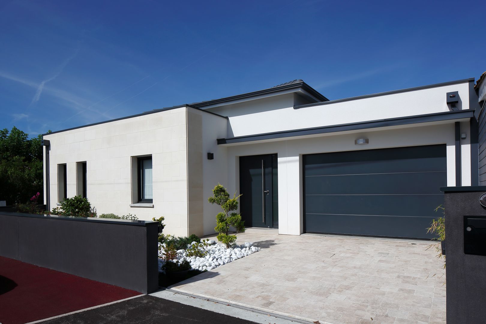 Une maison design au très chic mélanges des styles - IGC Construction